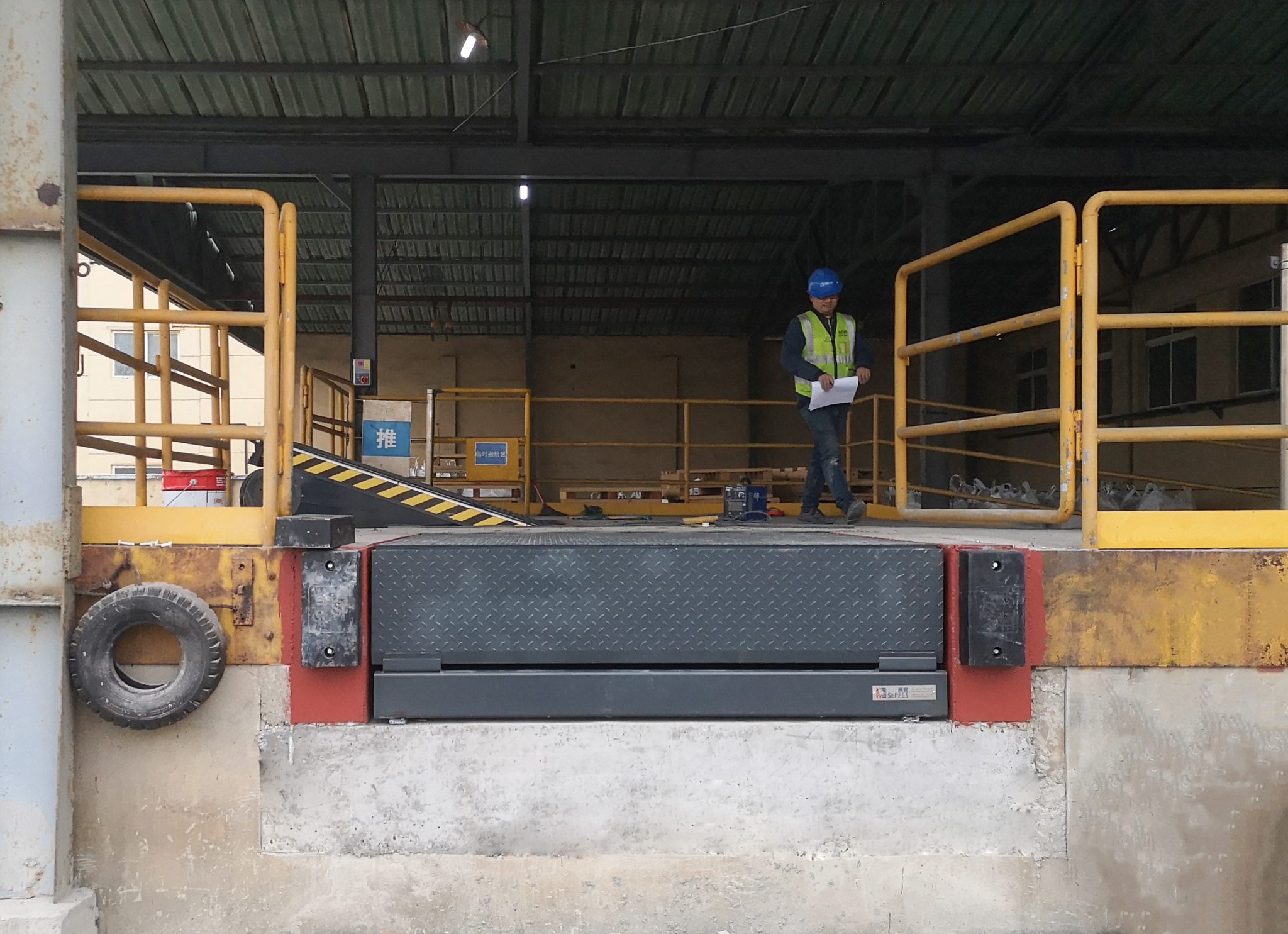 How to choose a high quality track dock leveler? - SEPPES Loading Dock ...