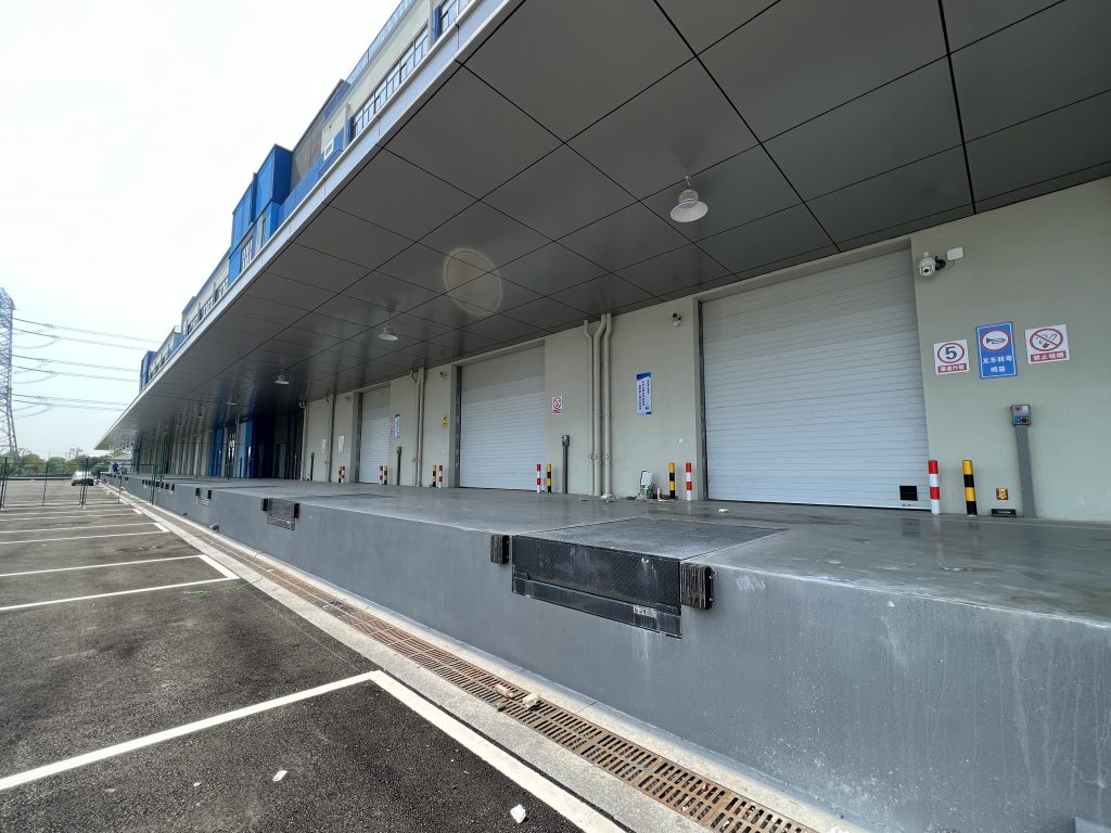 Optimizing Efficiency with Loading Dock Levelers in Warehouses - SEPPES ...