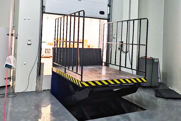 hydraulic loading dock lift